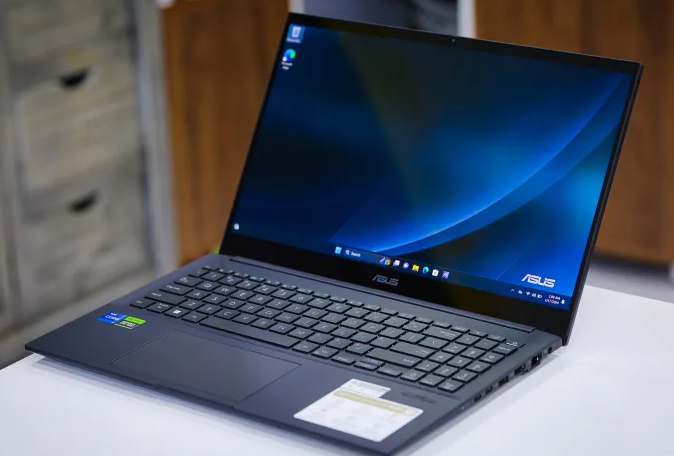 Laptop :: Asus Creator 15 Q530 (2023) Core i7-13620H, 16GB, 512GB, RTX ...